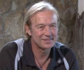 ENGLAND CRICKETER ALLAN LAMB & RUGBY SPRINGBOK ROB LOUW CHEER ON THEIR ...